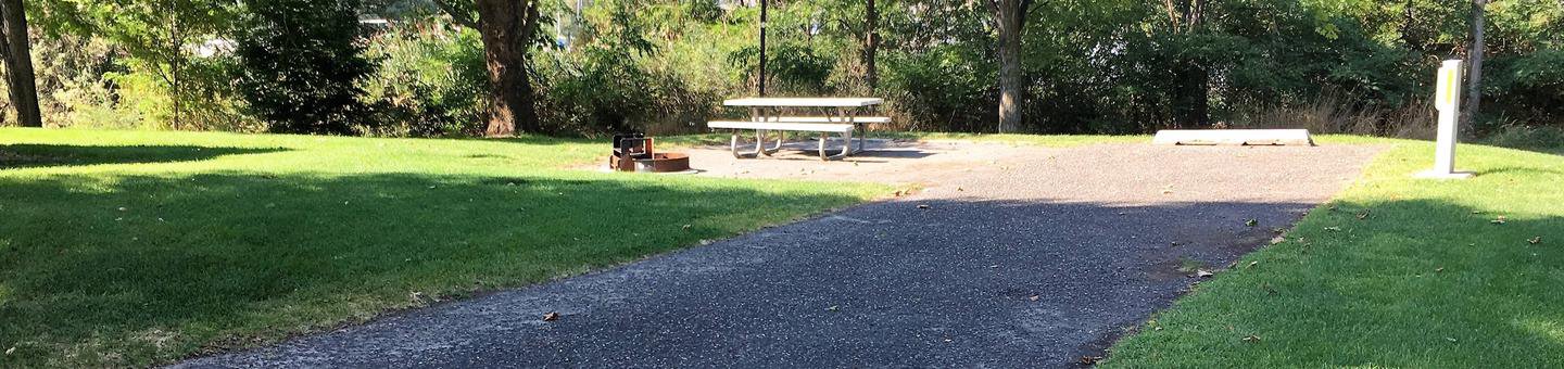 Take a trip to Charbonneau Pk Campground - Outdoorsy in Burbank, WA ...